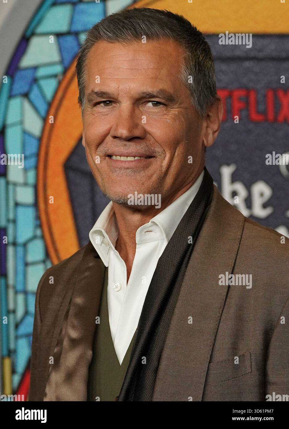 Josh Brolin arrives at the premiere of "Wake Up Dead Man: A Knives Out ...