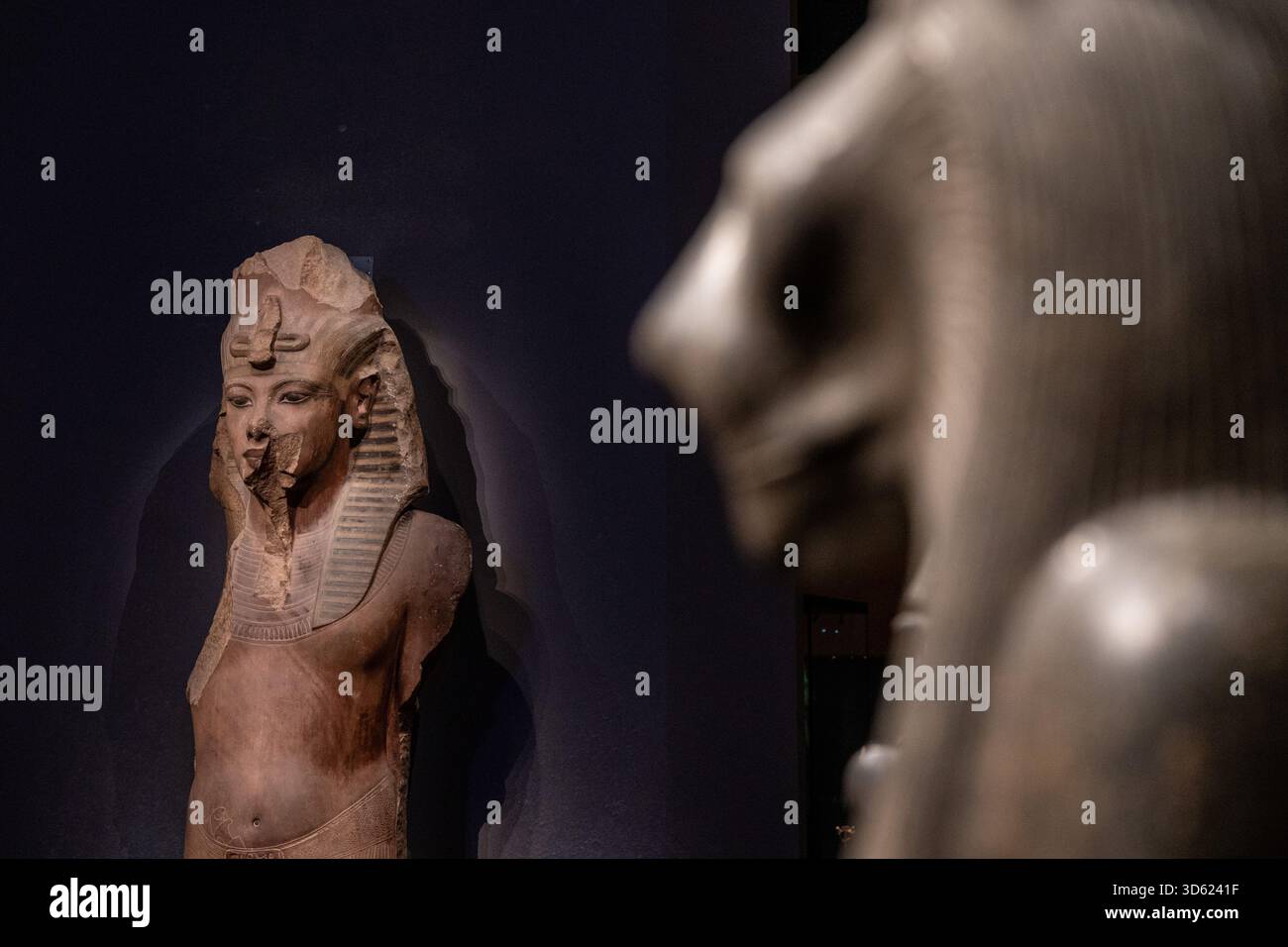 The Colossal statue of Tutankhamun on display at the “Ancient Egypt ...