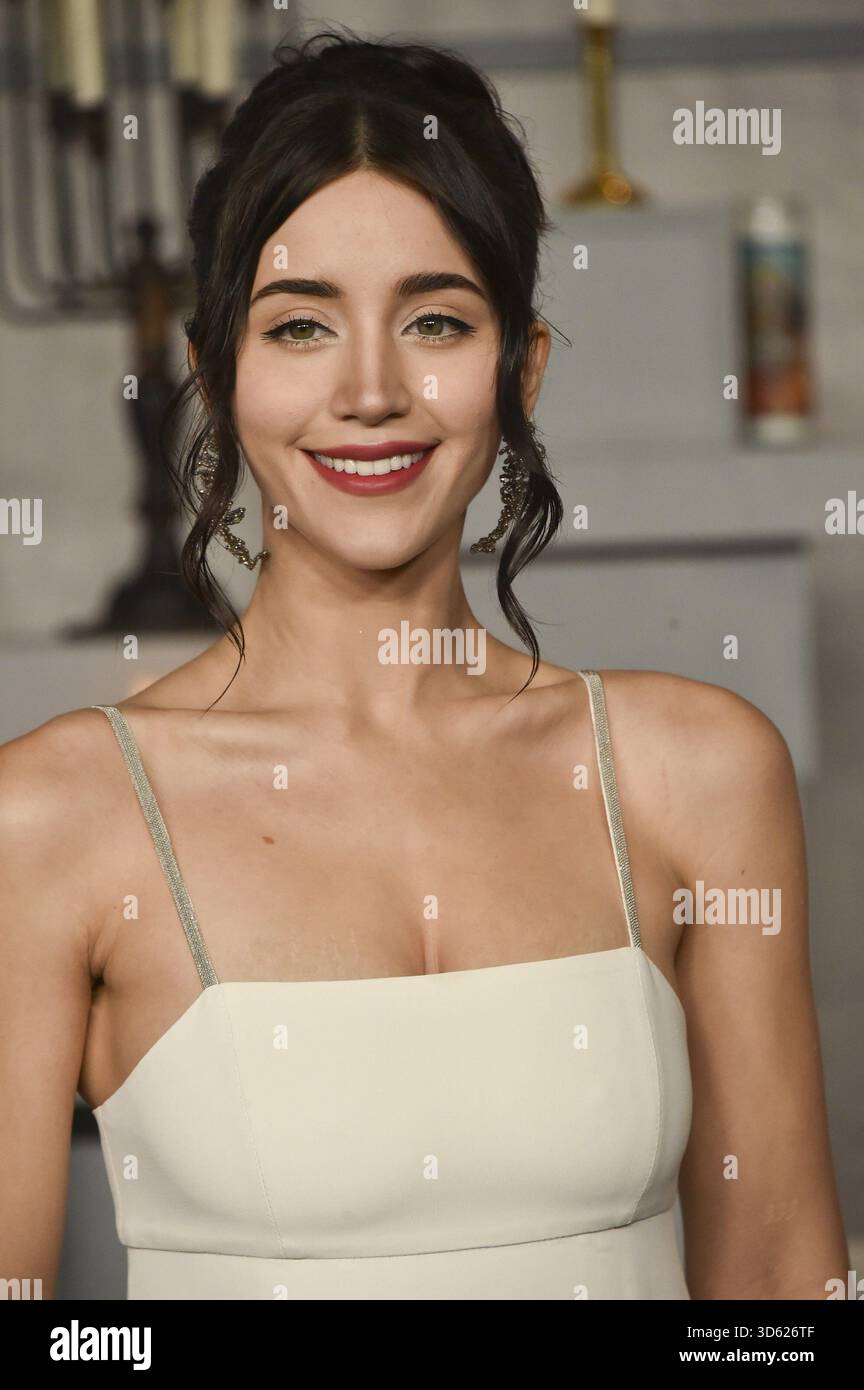 Caylee Cowan at arrivals for WAKE UP DEAD MAN: A KNIVES OUT MYSTERY ...