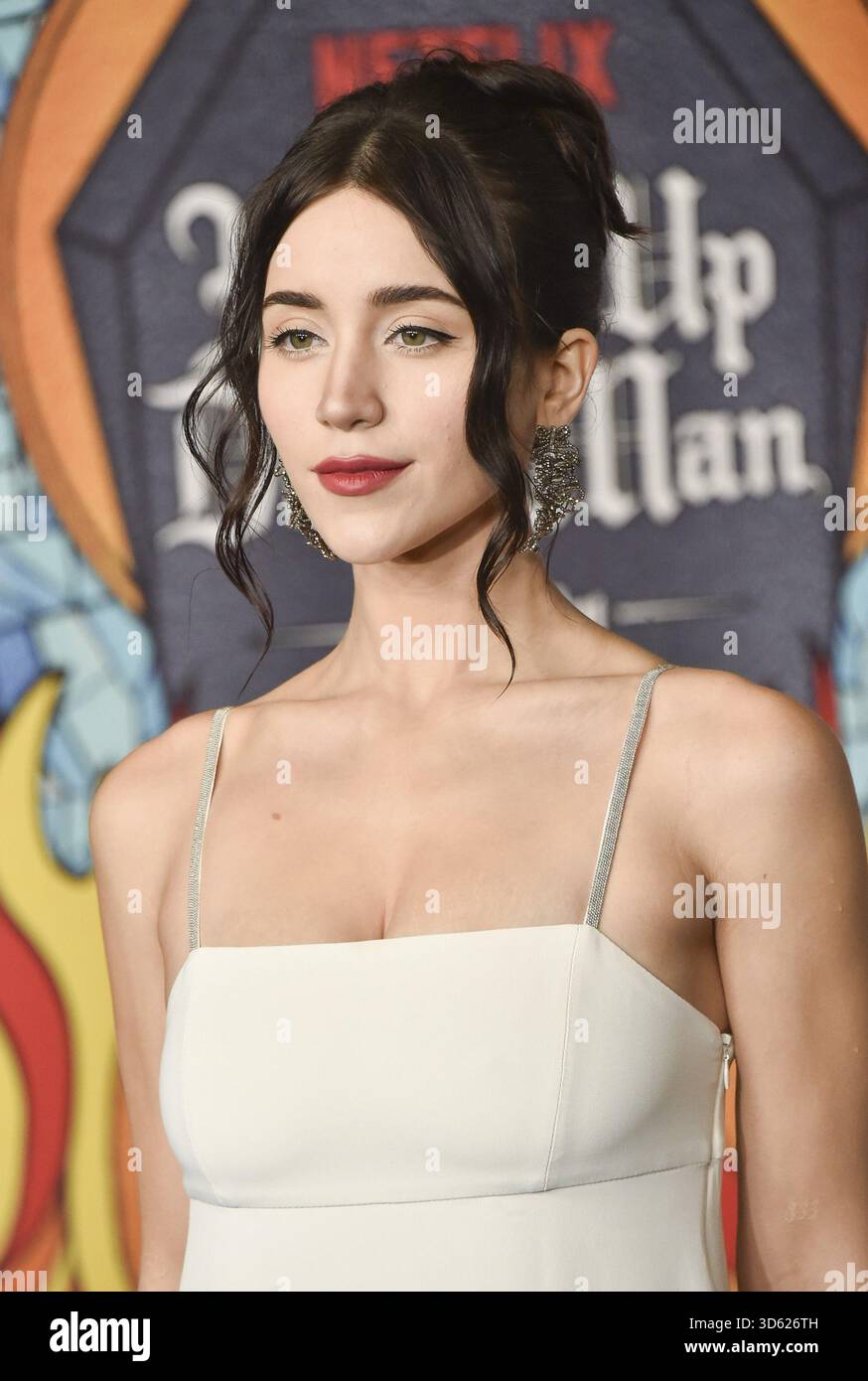Caylee Cowan at arrivals for WAKE UP DEAD MAN: A KNIVES OUT MYSTERY ...