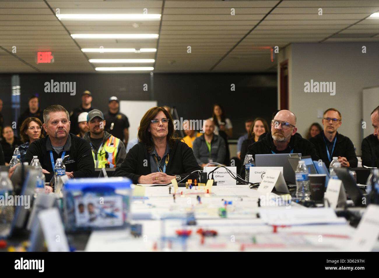 Members of Pittsburgh International Airport executive leadership ...