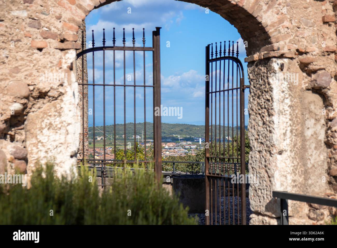 Arched gate to the castle in Borghetto, Italy - a medieval stone ...