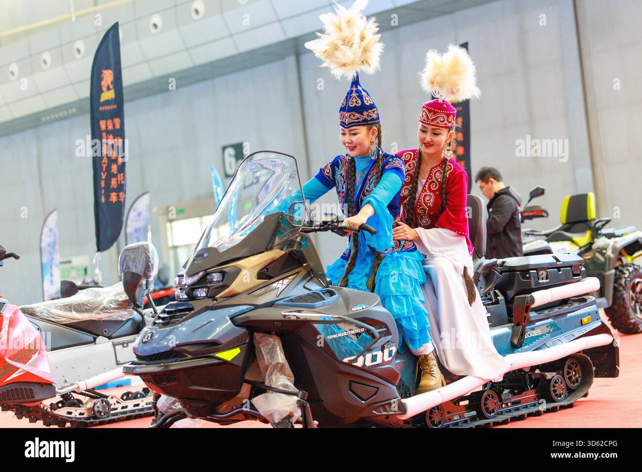 People visit the 19th Xinjiang Winter Tourism Industry Trade Expo in ...