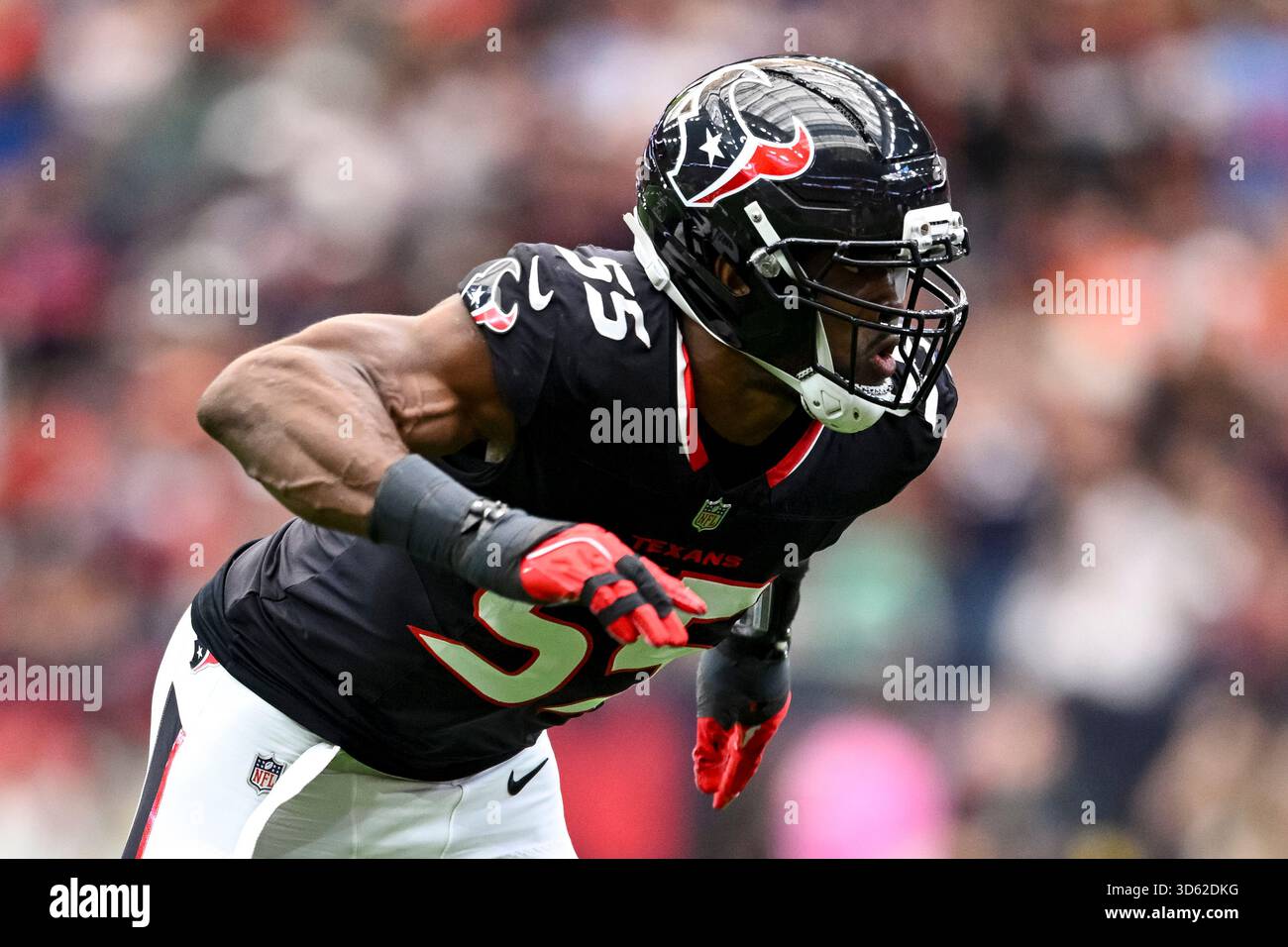 Houston Texans defensive end Danielle Hunter (55) defends in coverage ...