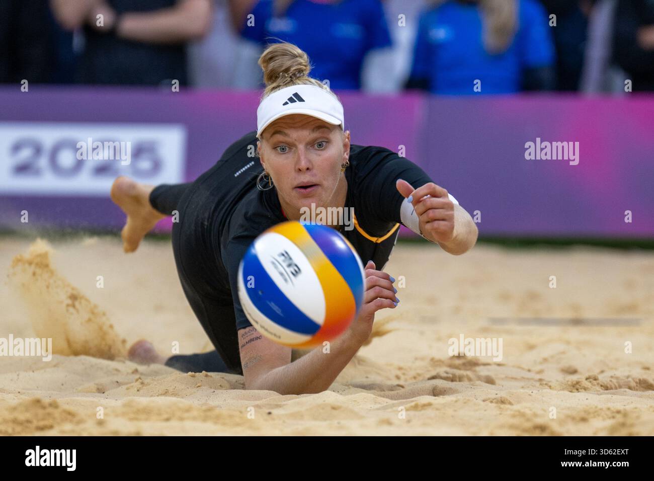 ADELAIDE, AUSTRALIA - NOVEMBER 18: Louisa Lippmann (Player 2 - GER ...