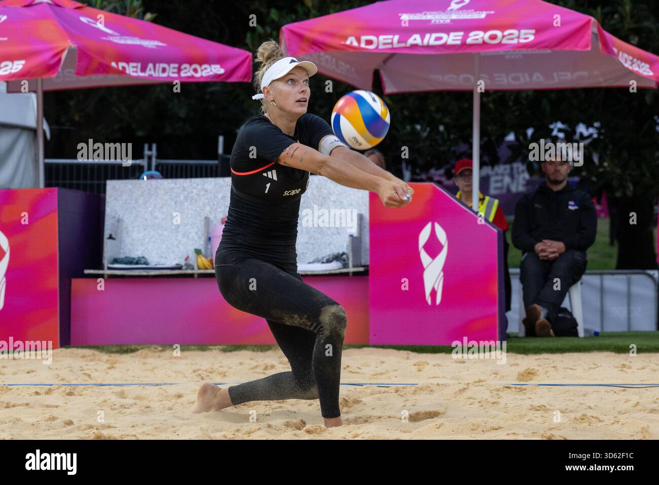 ADELAIDE, AUSTRALIA - NOVEMBER 18: Linda Bock (Player 1 - GER) during ...