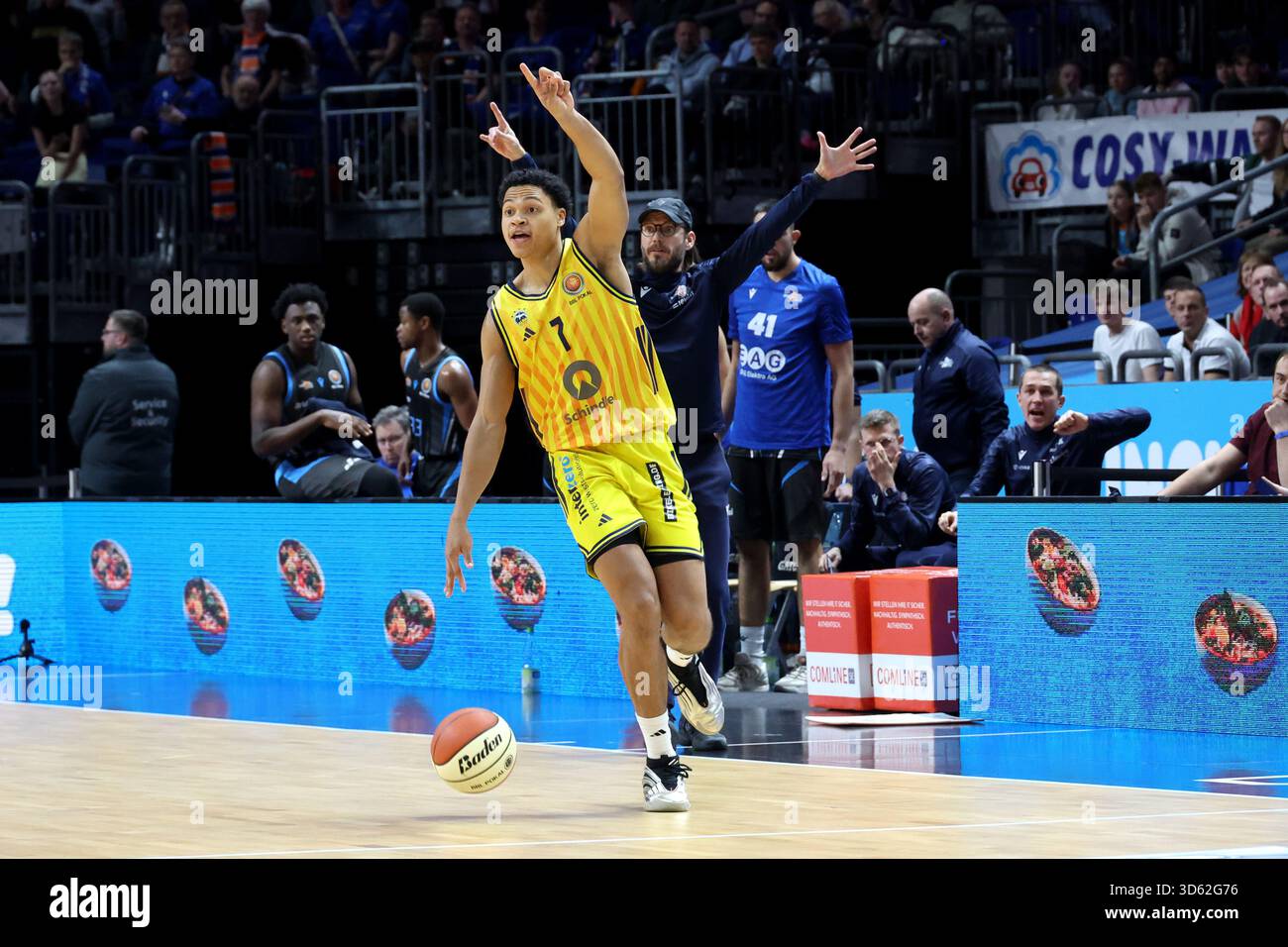 November 17, 2025, Uber-Arena, Berlin, DEU, Cup, ALBA vs. Science City ...