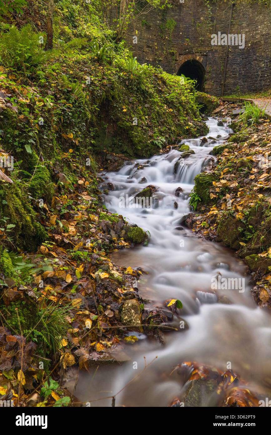Pwll du pool hi-res stock photography and images - Alamy