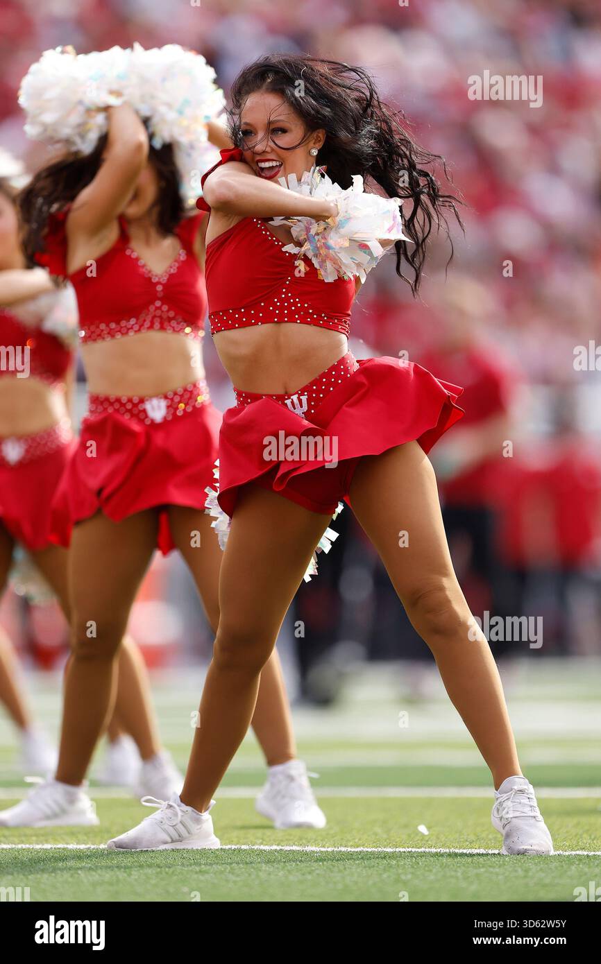 BLOOMINGTON, IN - NOVEMBER 15: The Indiana Hoosiers Red Steppers dance ...
