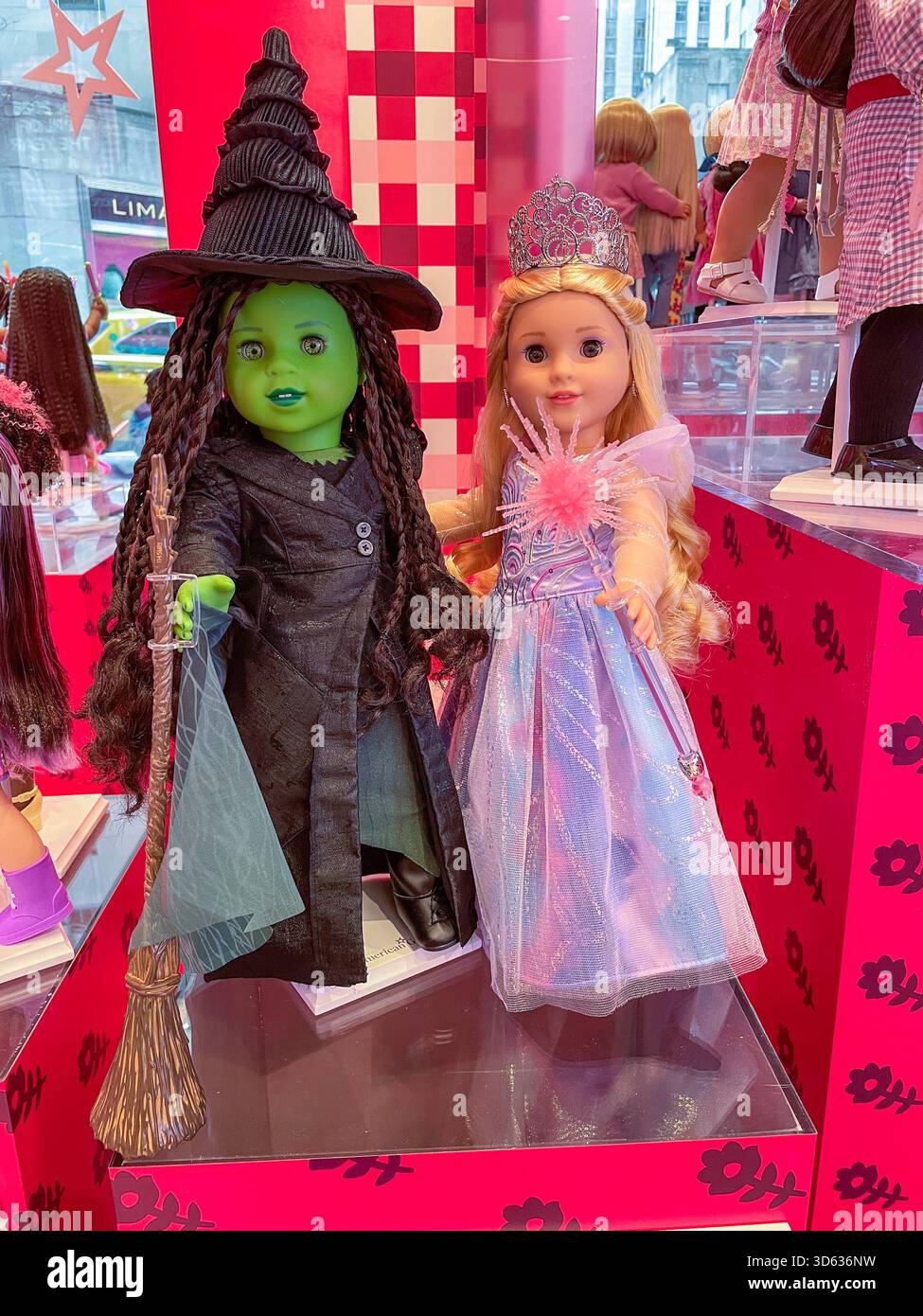 Wicked for good 2025 film smartphone stock photos and images - Alamy