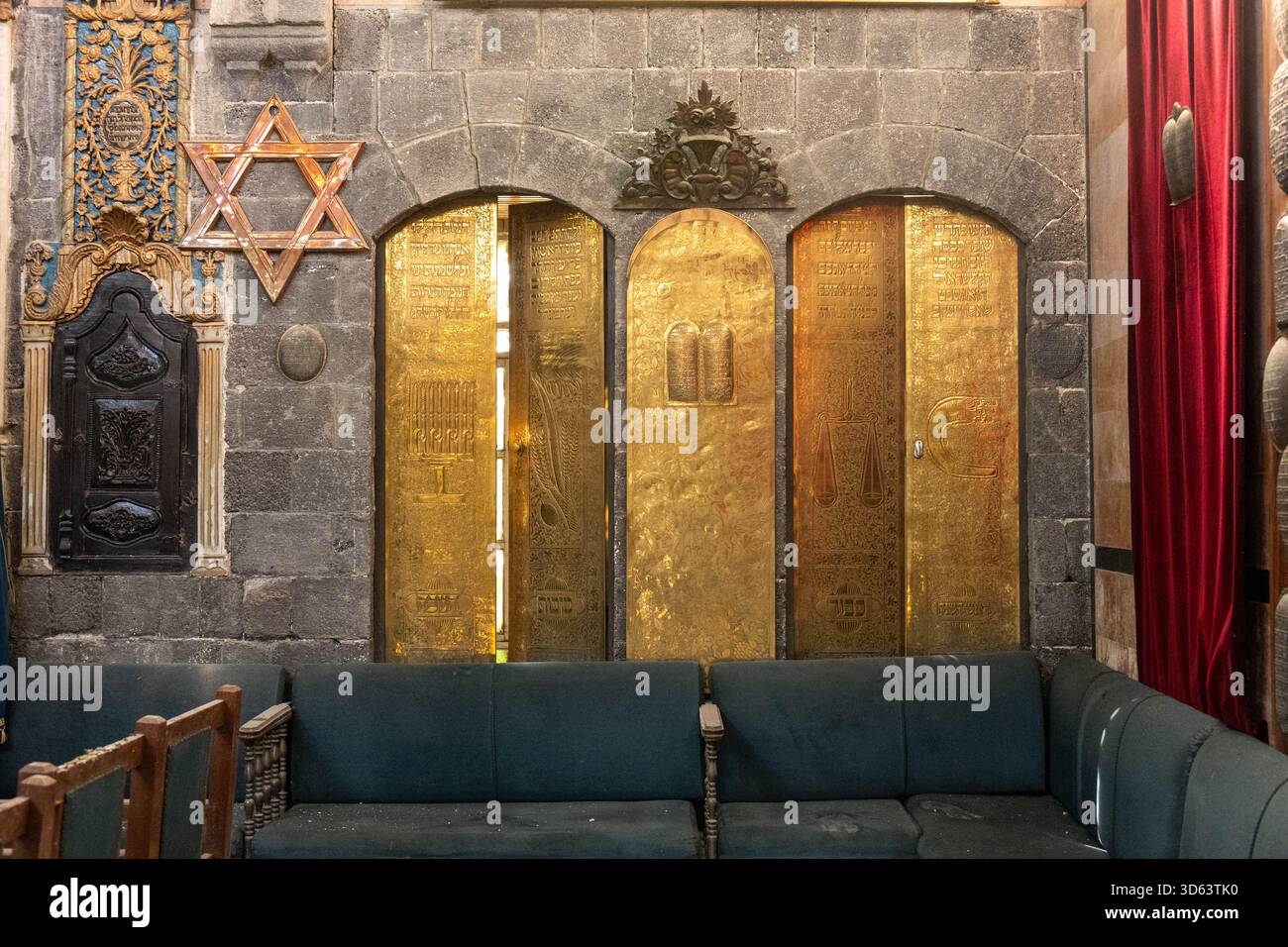 Illustration of the Elfrange Synagogue, also known as the Faranj or ...