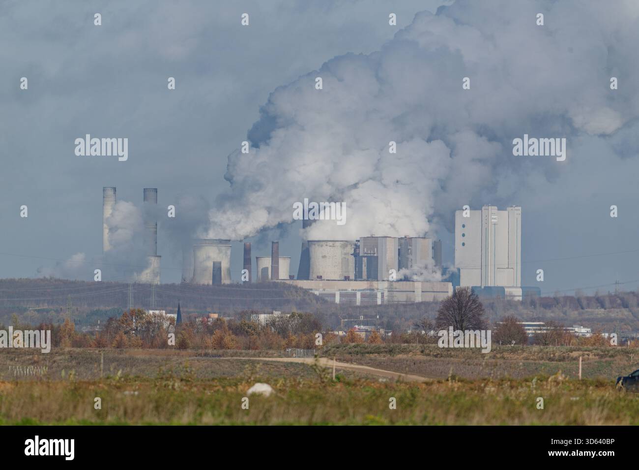 18 November 2025, North Rhine-Westphalia, Kerpen: The Niederaussem ...