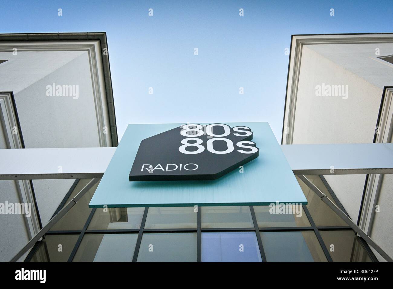 Radiosender 80s80s stellt Sendebetrieb ein Blick auf das Radiostudio ...