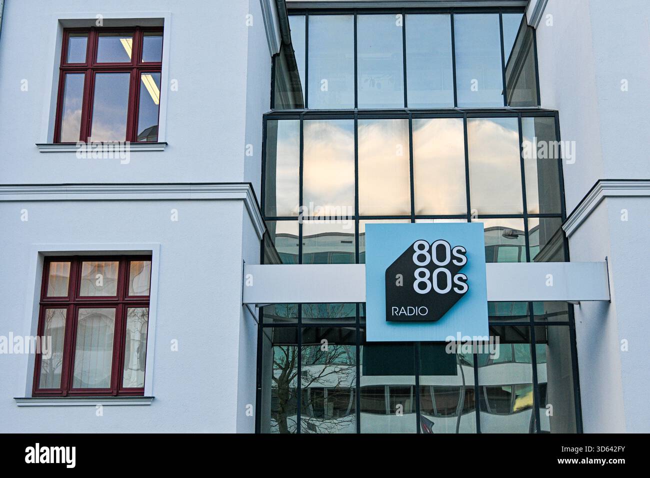 Radiosender 80s80s stellt Sendebetrieb ein Blick auf das Radiostudio ...