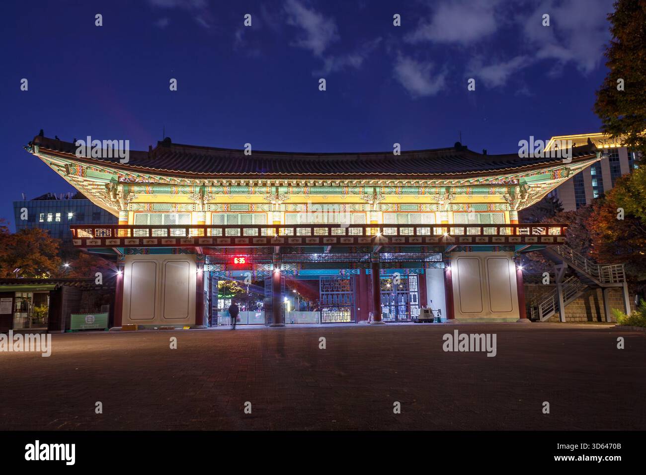 Korean traditional gate hi-res stock photography and images - Alamy