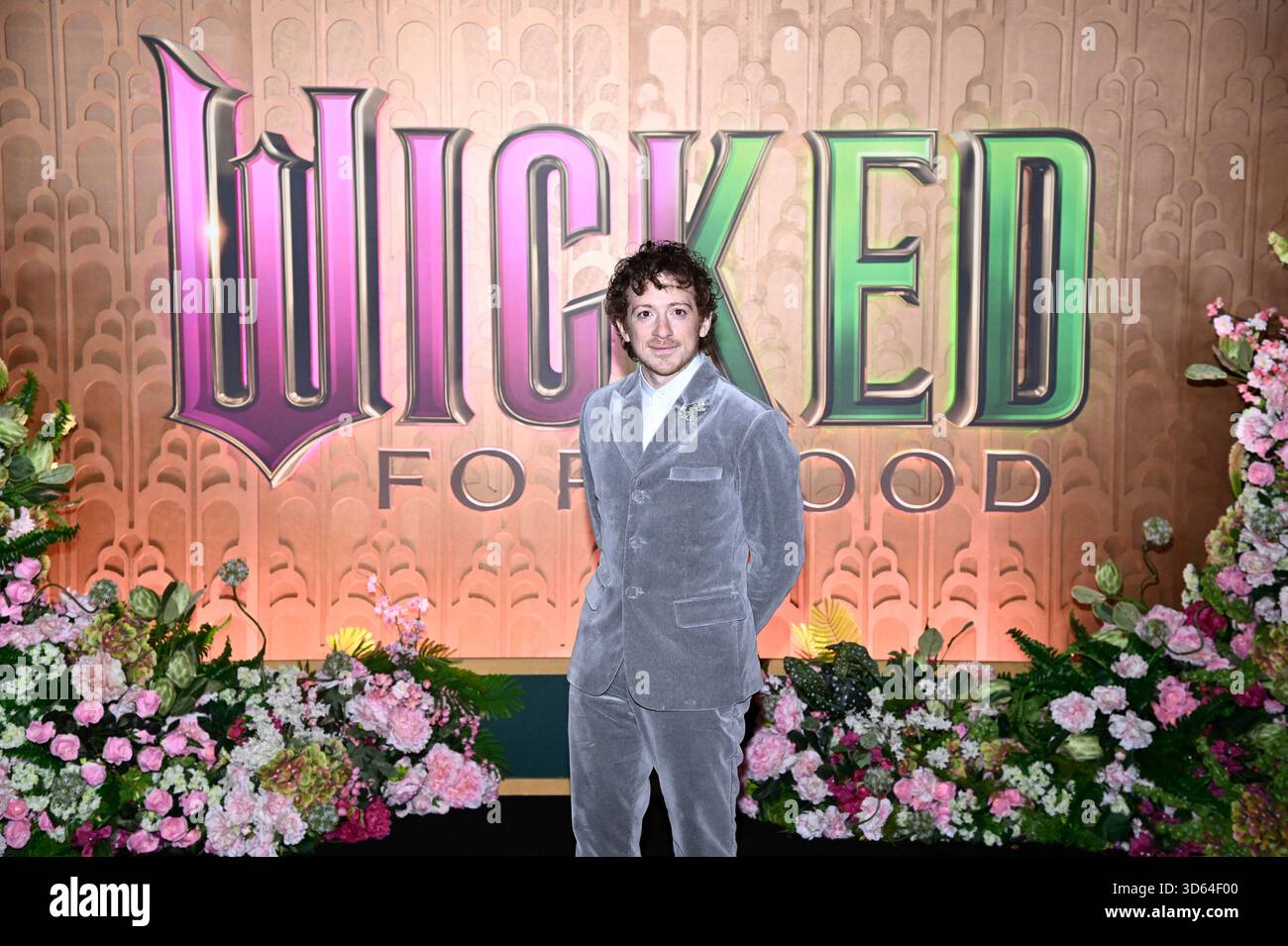 Ethan Slater walking the red carpet at 'Wicked: For Good!' New York ...