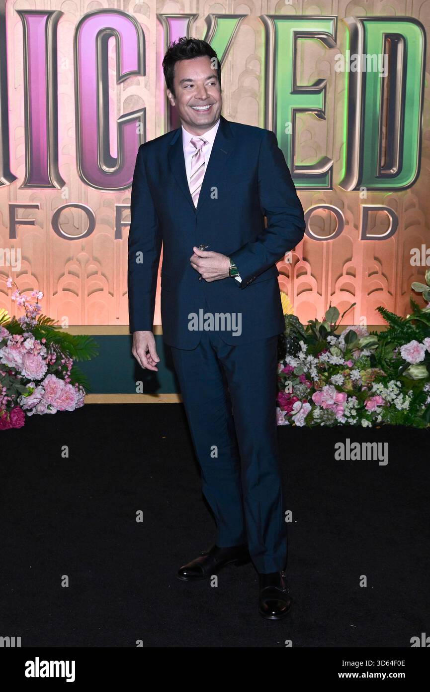Jimmy Fallon walking the red carpet at 'Wicked: For Good!' New York ...