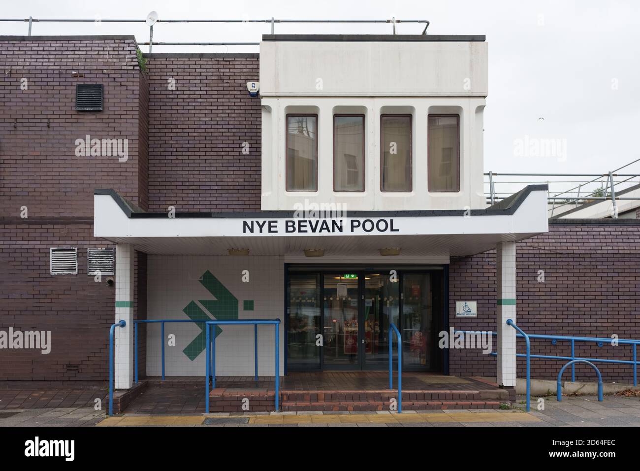 Nye bevan swimming pool hi-res stock photography and images - Alamy