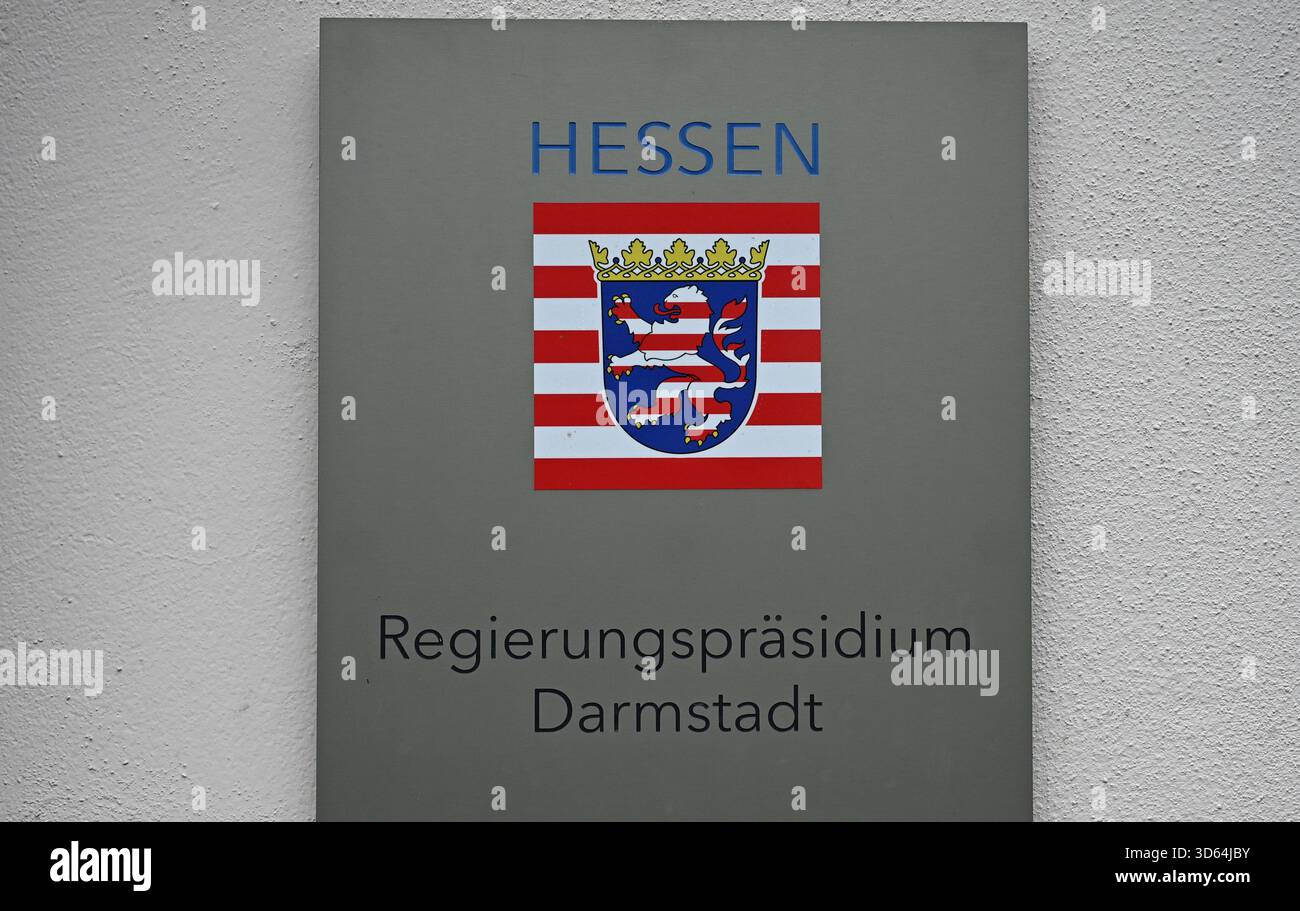 SYMBOL - 28 October 2025, Hesse, Darmstadt: A sign with the inscription ...