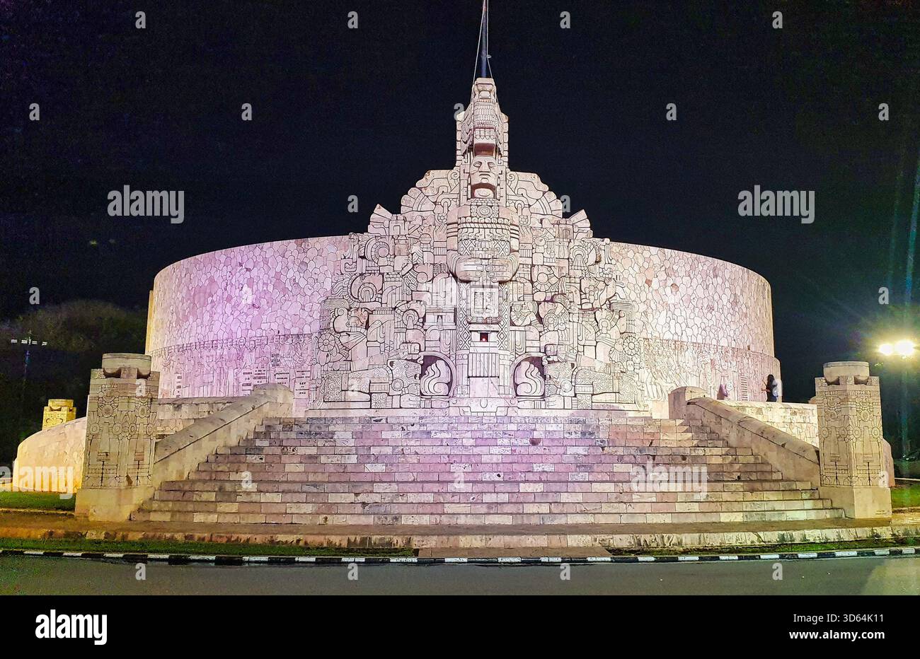 Spectacular Night view of the historic Monument to the Fatherland ...