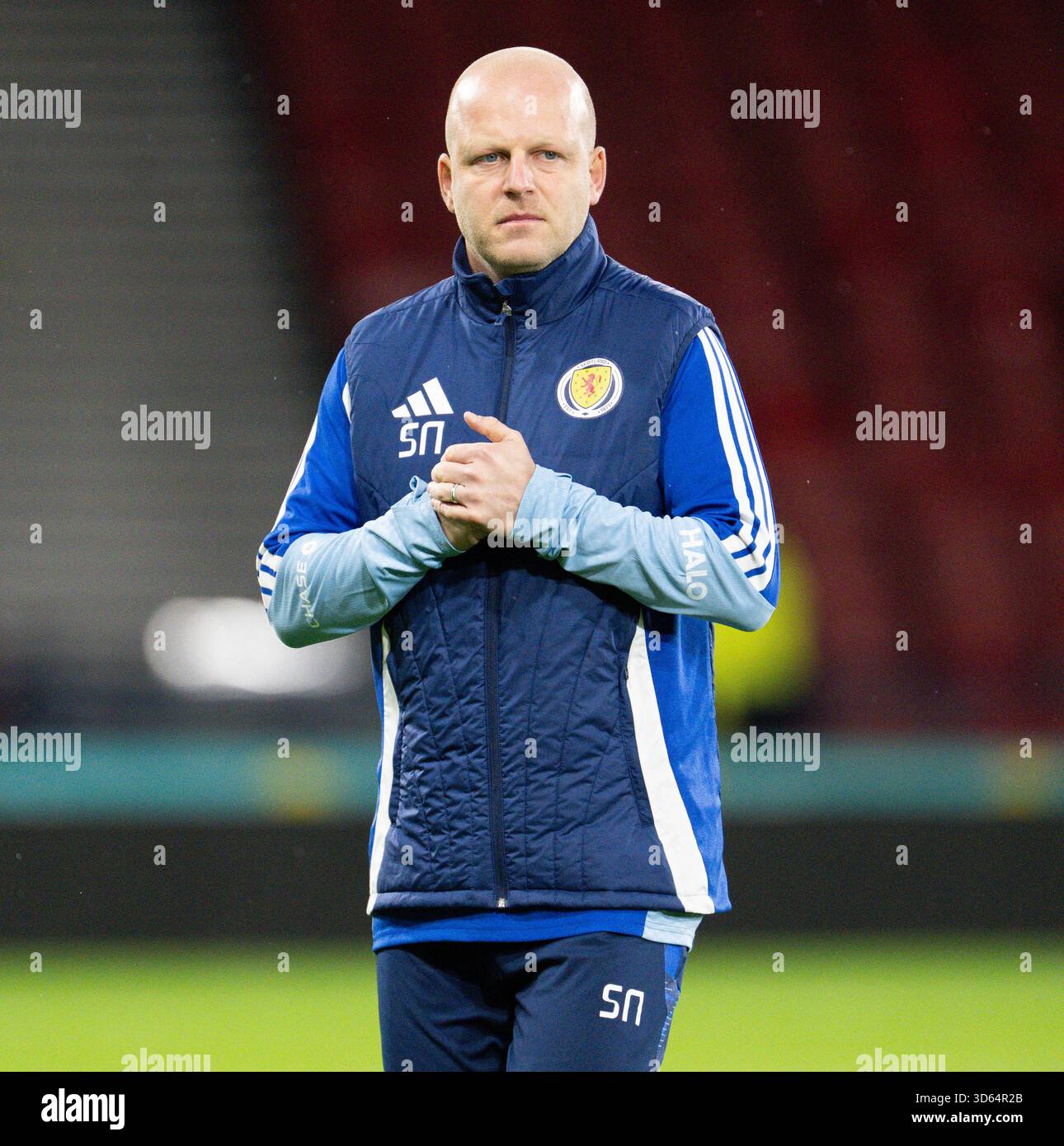 GLASGOW, SCOTLAND - NOVEMBER 18: Scotland coach Steven Naismith arrives ...