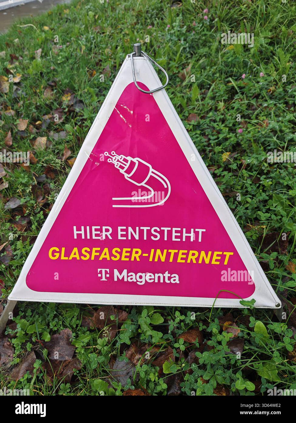 fiber optic cables for online communication, telecommunications ...