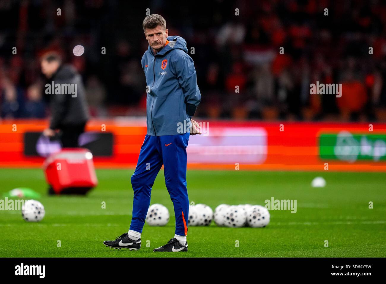 AMSTERDAM, NETHERLANDS - NOVEMBER 17: Netherlands assistant coach Wim ...