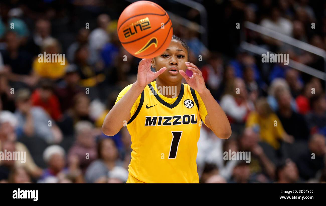 Missouri guard Shannon Dowell (1) during an NCAA college basketball ...
