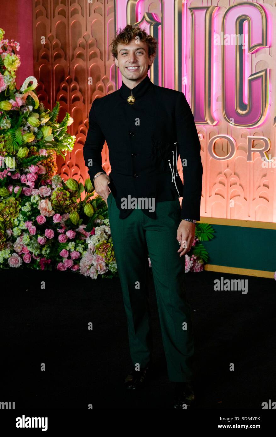 Shea Durazzo attends the Wicked For Good New York Premiere, held at ...