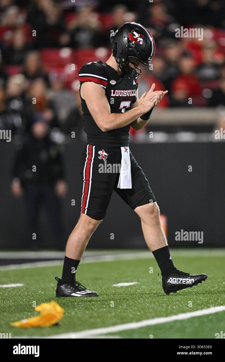 LOUISVILLE, KY - NOVEMBER 14: Louisville Cardinals Quarterback Miller ...