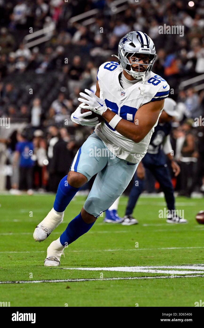 Dallas Cowboys tight end Brevyn Spann-Ford (89) warms up before an NFL ...