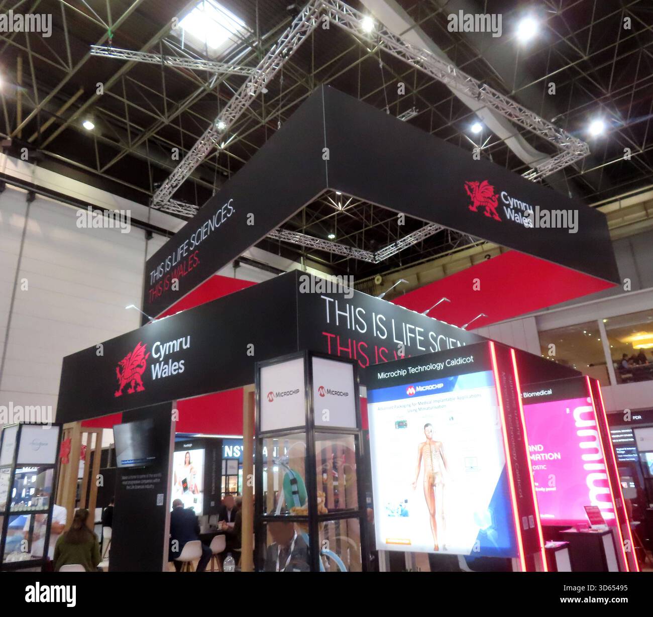 Blick auf den Cymru Wales Messestand, gesehen am Pressetag 18.11.2025 ...