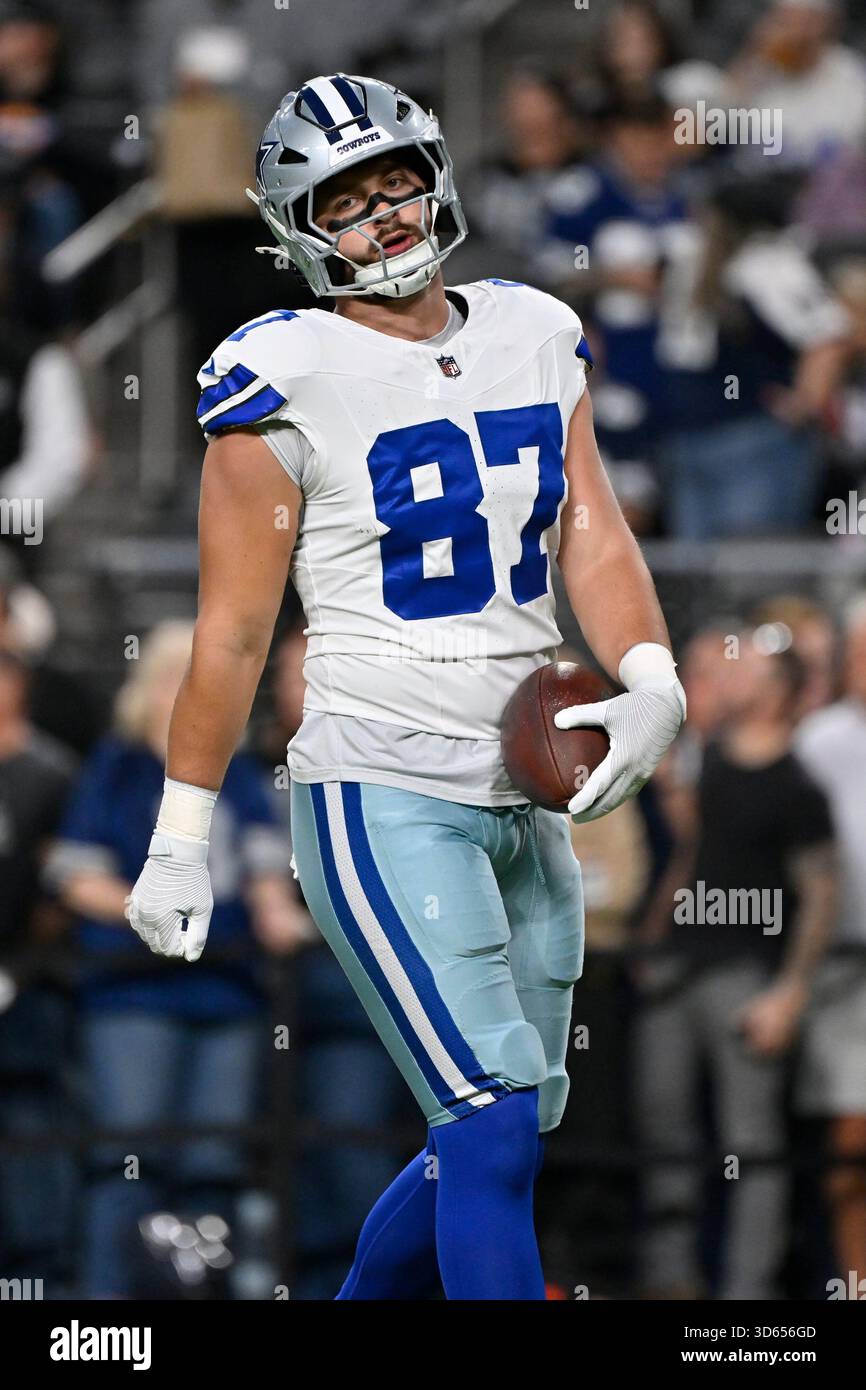 Dallas Cowboys tight end Jake Ferguson (87) warms up before an NFL ...