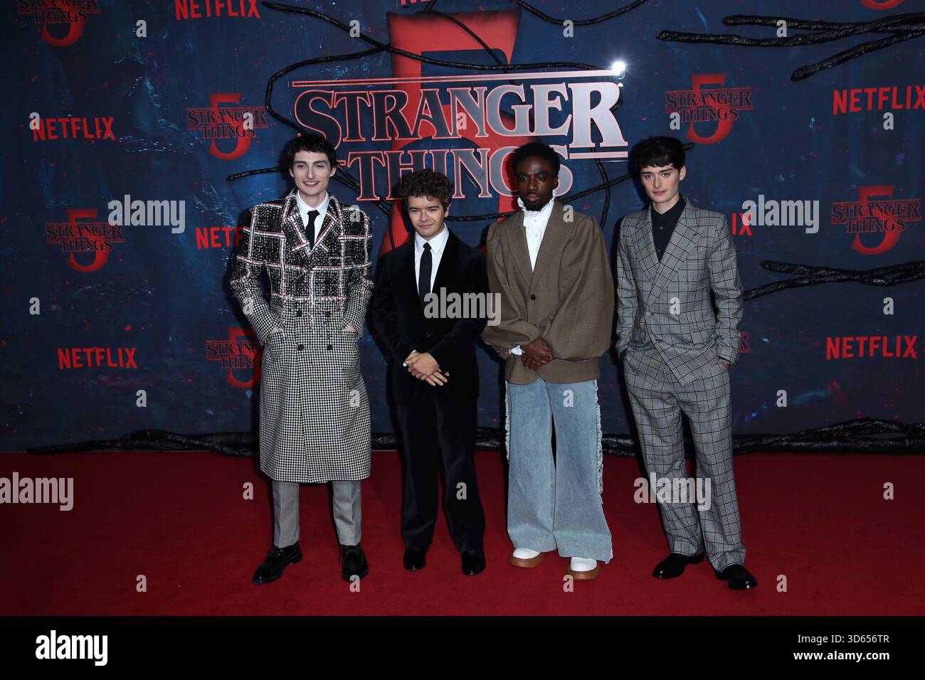 Noah schnapp stranger things 5 hi-res stock photography and images - Alamy