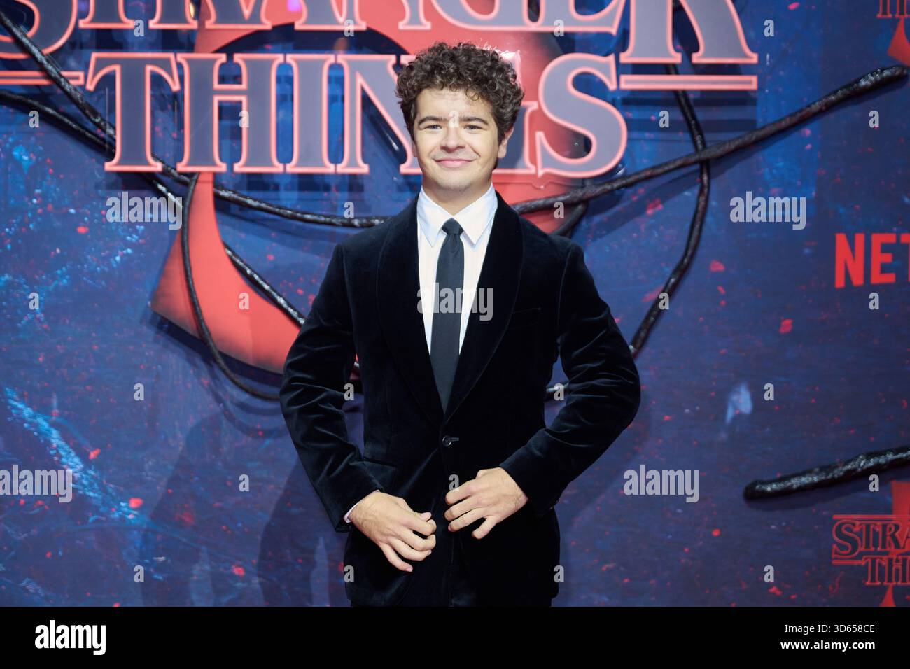 18 November 2025, Berlin: Lead actor Gaten Matarazzo comes to the fan event of the Netflix ...