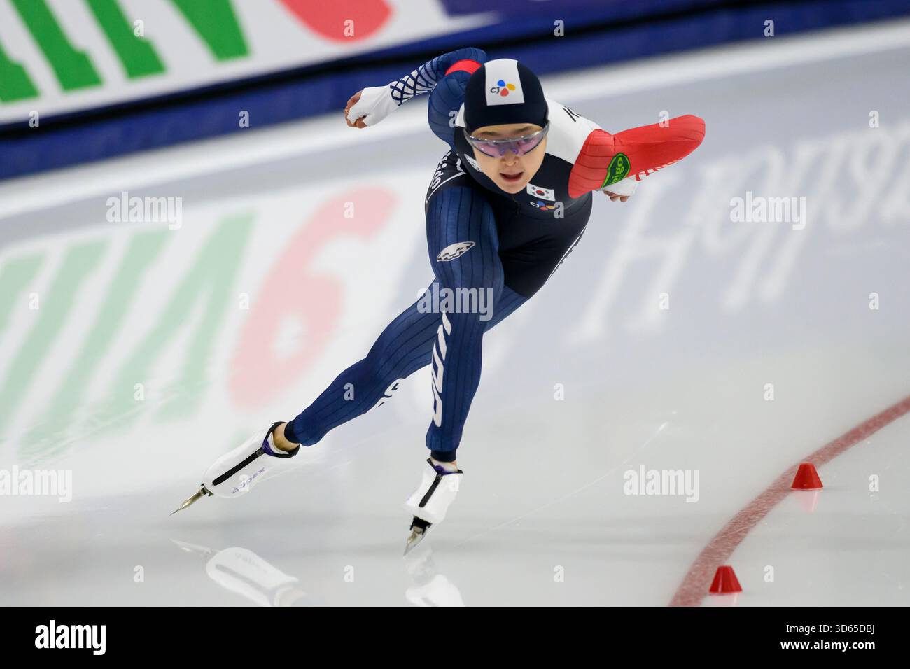 Min-Sun Kim, of Korea, skates during the women's 500 meters at the ...