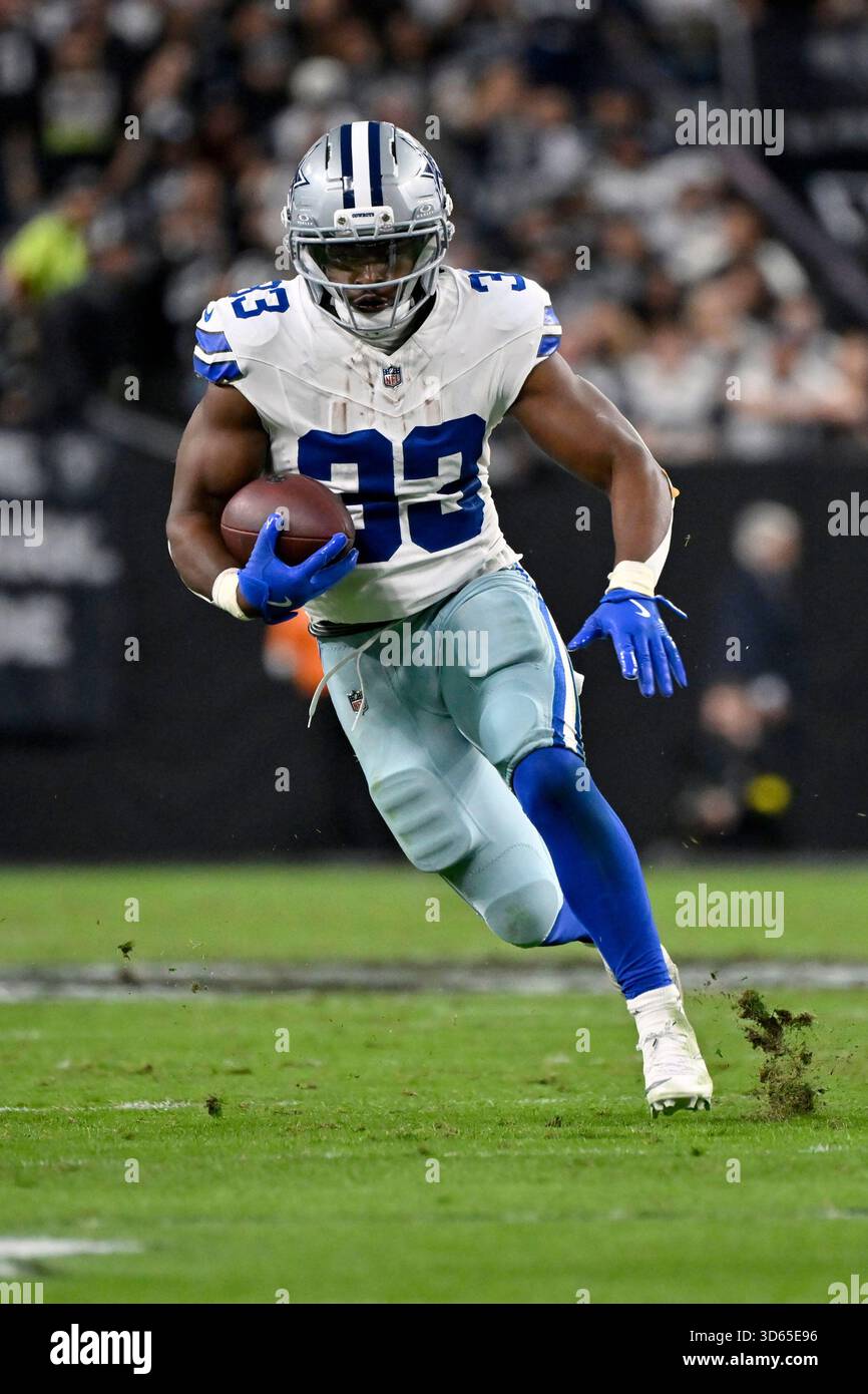 Dallas Cowboys running back Javonte Williams (33) runs with the ball ...