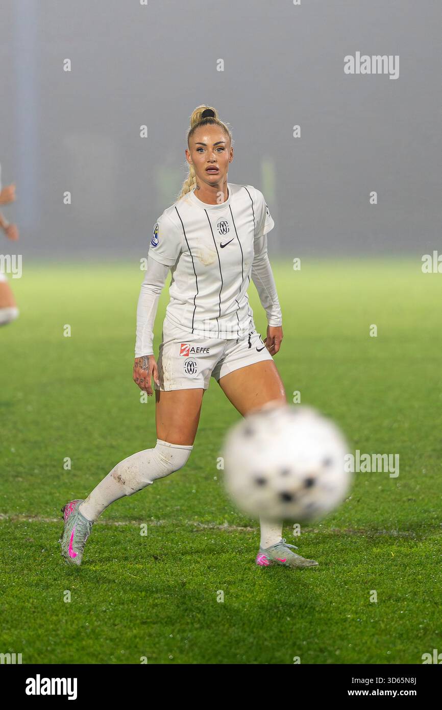COMO, ITALY - NOVEMBER 15: Alisha Lehmann of FC Como looking at the ...