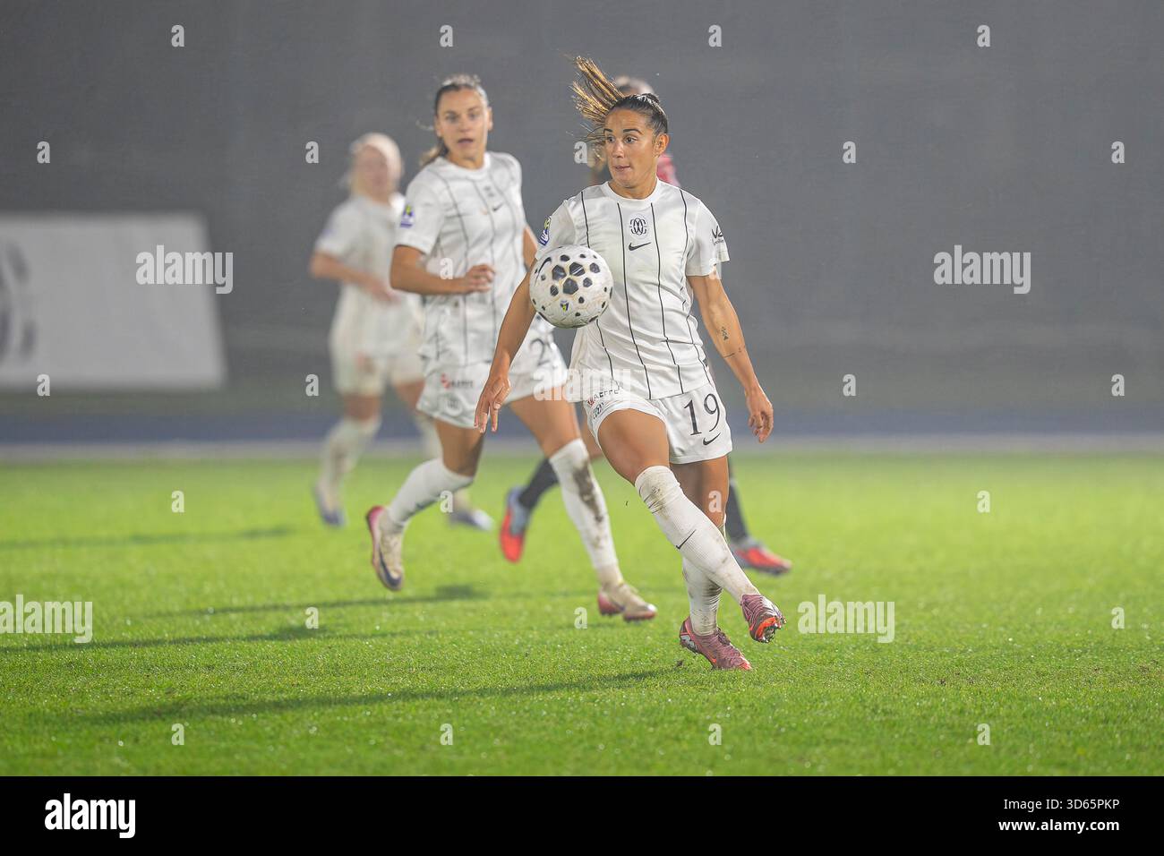 COMO, ITALY - NOVEMBER 15: Matilde Pavan of FC Como in action during ...