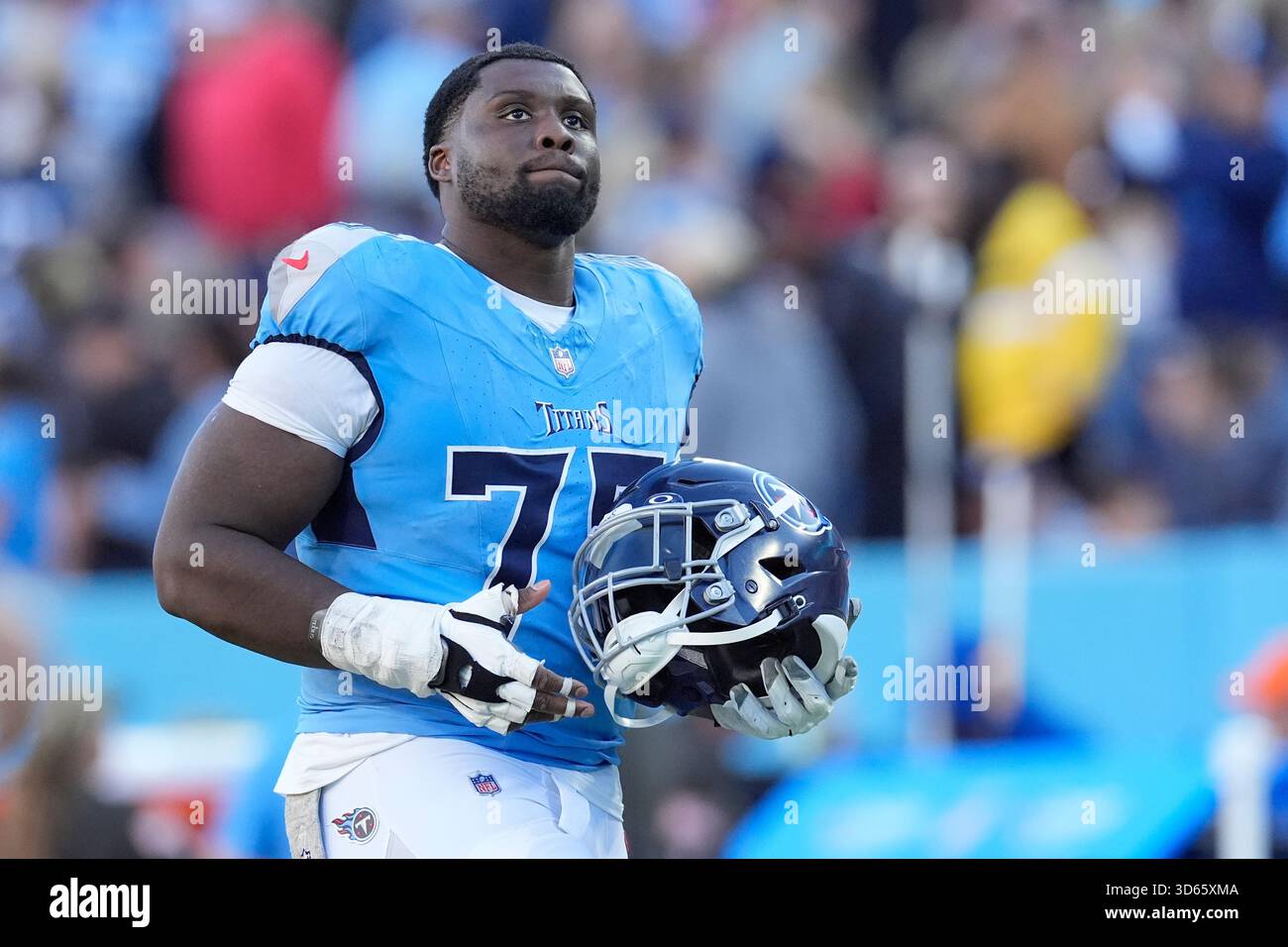 Tennessee Titans center Lloyd Cushenberry III (79) during the second ...