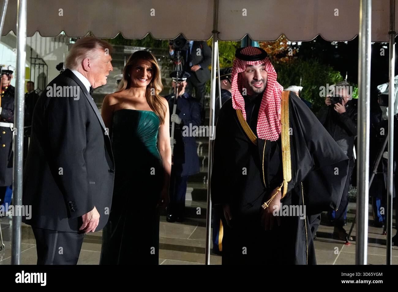 President Donald Trump and first lady Melania Trump welcome Saudi ...