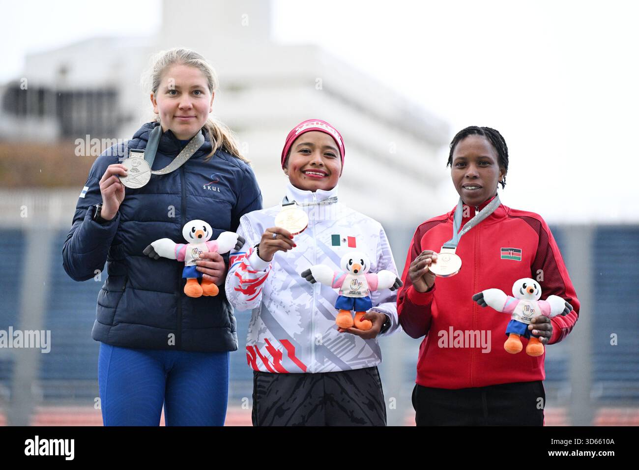 (L-R) RUOKONEN Sara-Elise (FIN), PONCE JUAREZ Lourdes (MEX), KIMANI ...