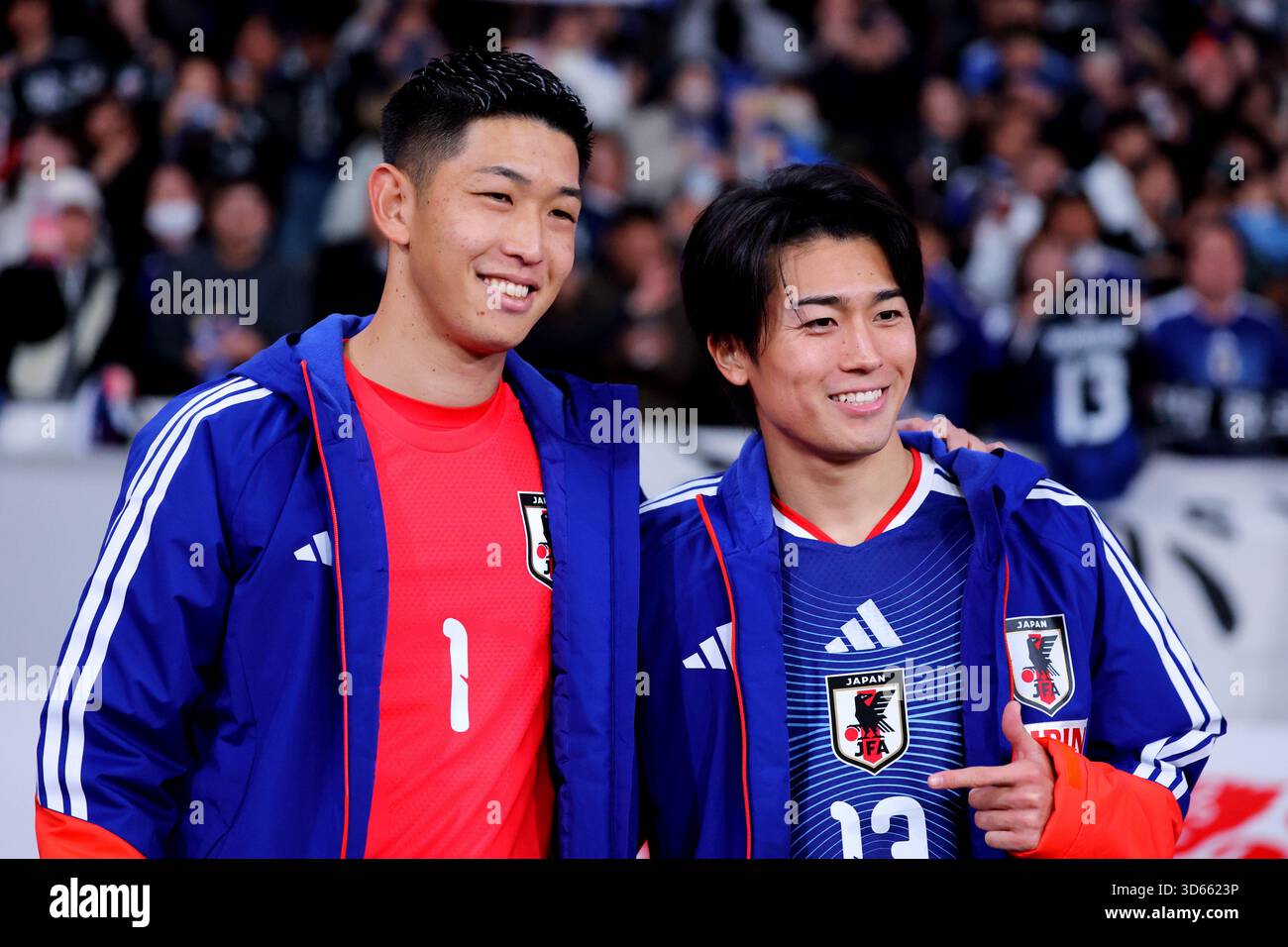 (L-R) Tomoki Hayakawa, Keito Nakamura (JPN), NOVEMBER 18, 2025 - Football / Soccer : KIRIN ...