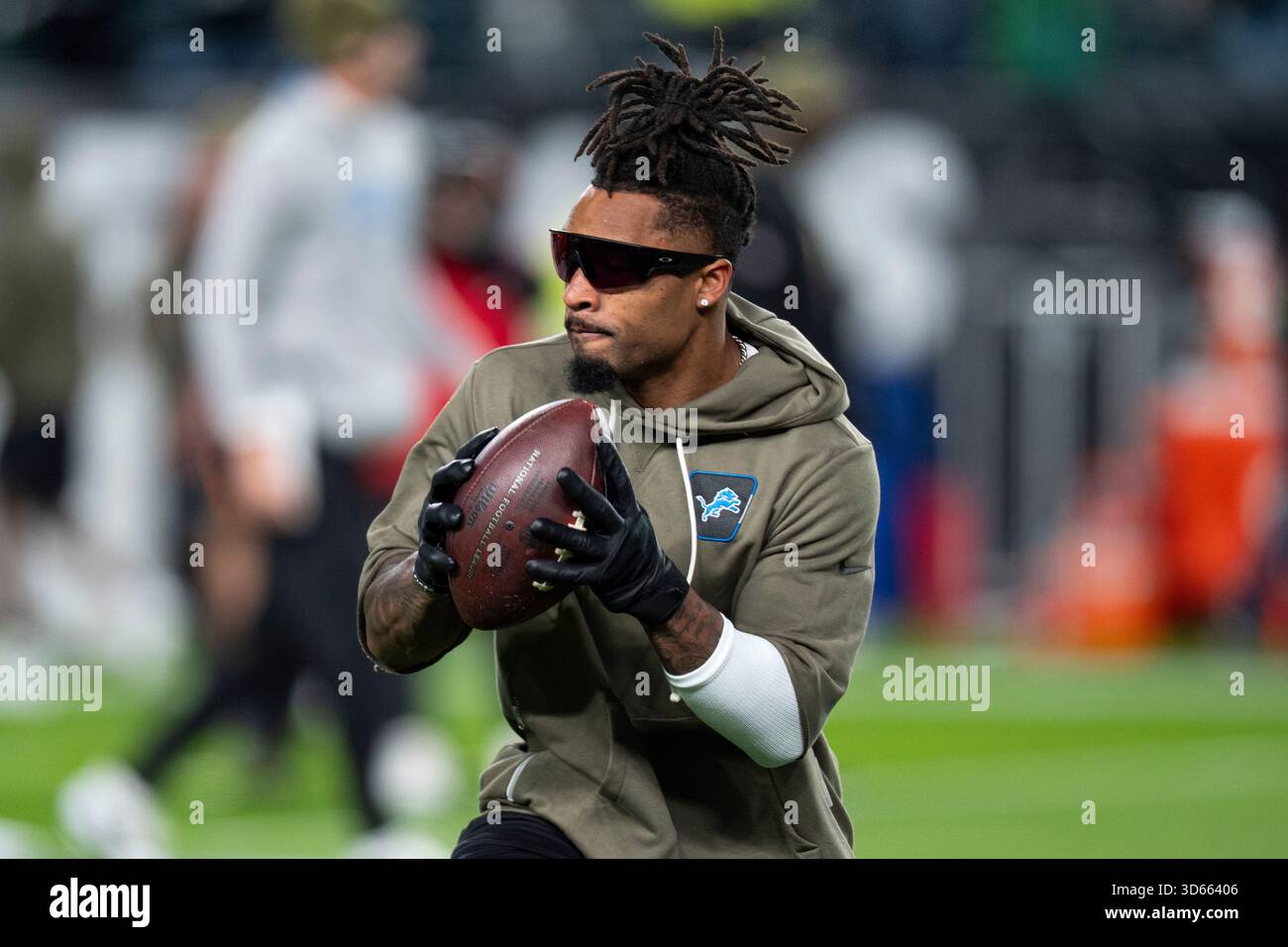 Detroit Lions cornerback Arthur Maulet warms up prior to an NFL ...