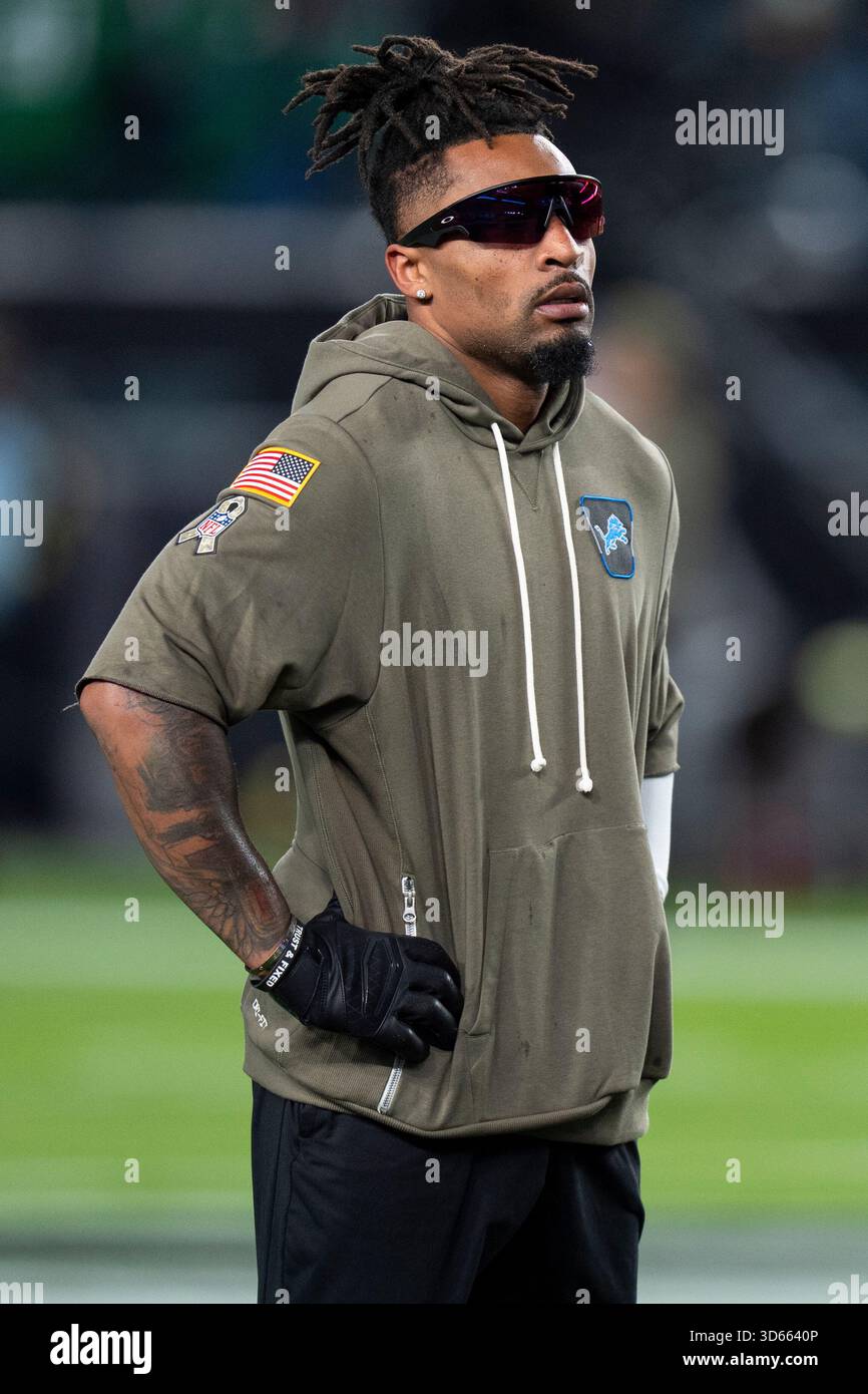 Detroit Lions cornerback Arthur Maulet warms up prior to an NFL ...