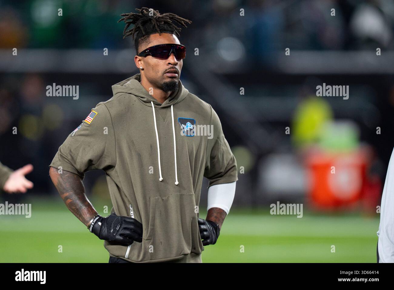 Detroit Lions cornerback Arthur Maulet warms up prior to an NFL ...