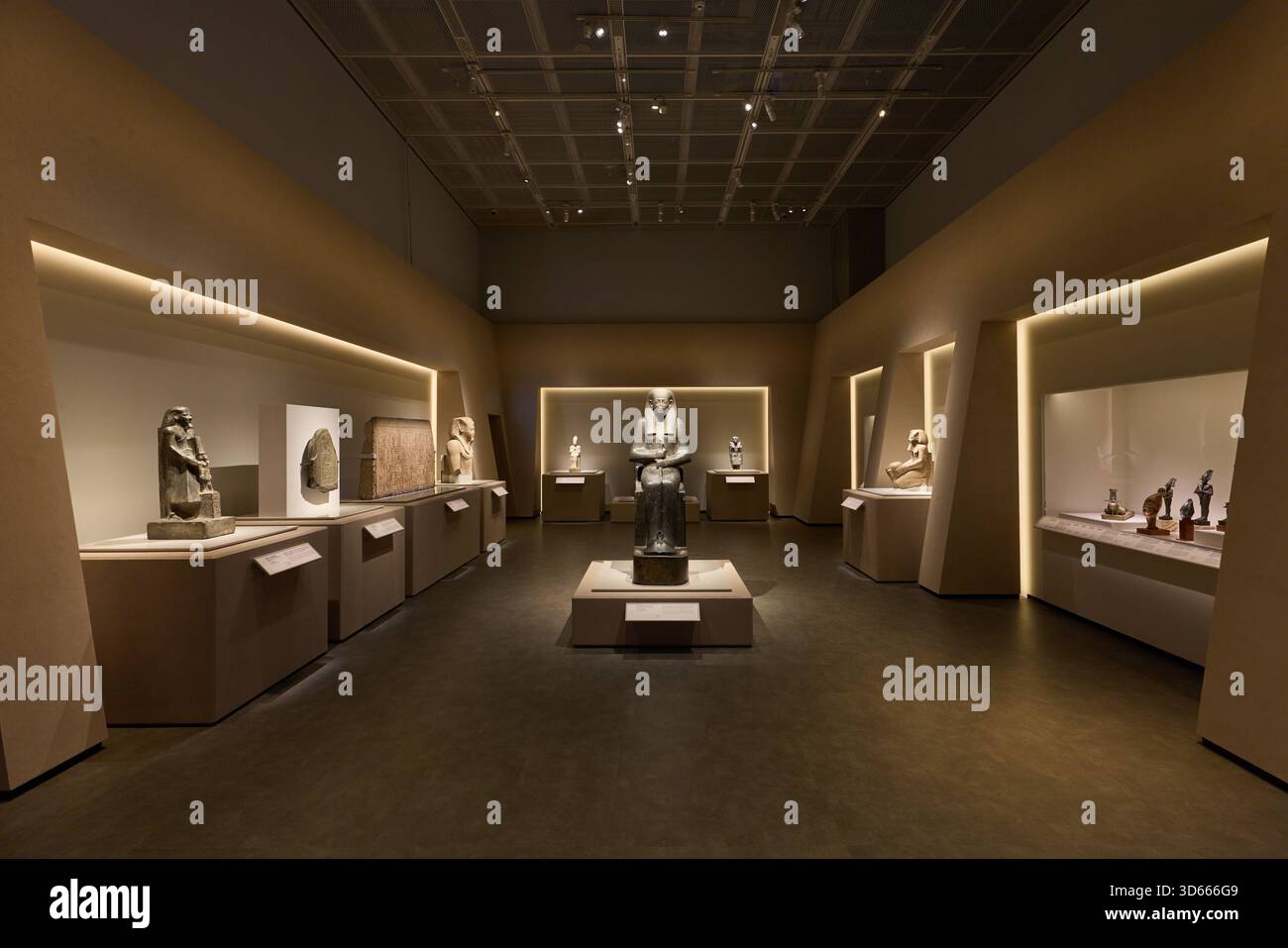 (251119) -- HONG KONG, Nov. 19, 2025 (Xinhua) -- This photo taken on ...