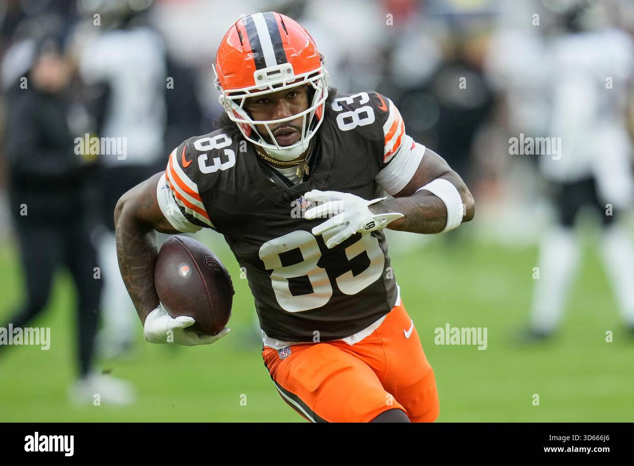 Cleveland Browns wide receiver Malachi Corley (83) warms up before an ...
