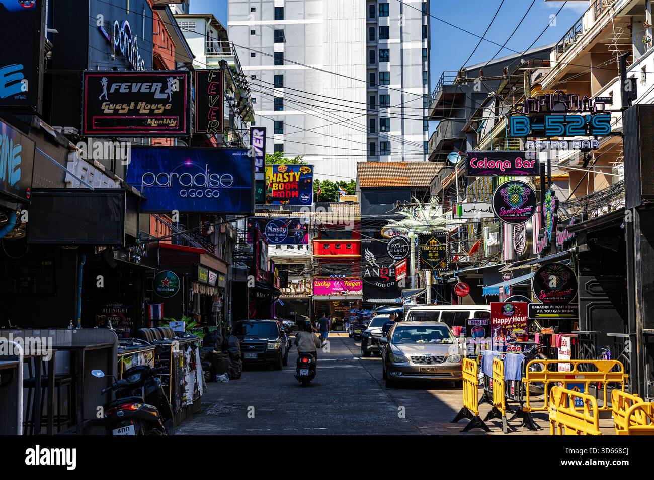 Pattaya alleys hi-res stock photography and images - Alamy