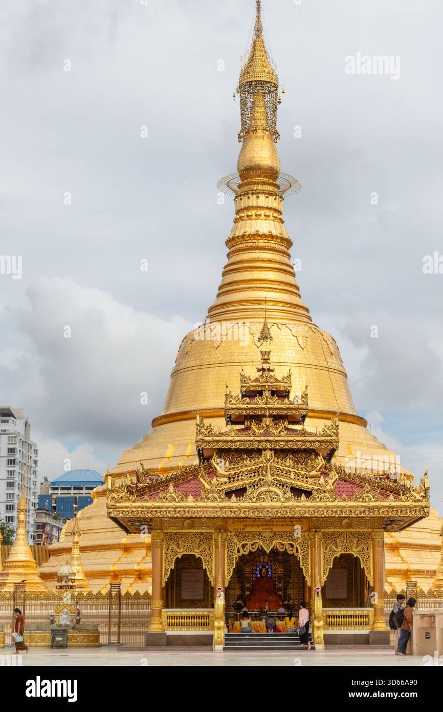 Golden stupa at Buddhist Buddhist Botataung (Botahtaung) Pagoda. Yangon ...